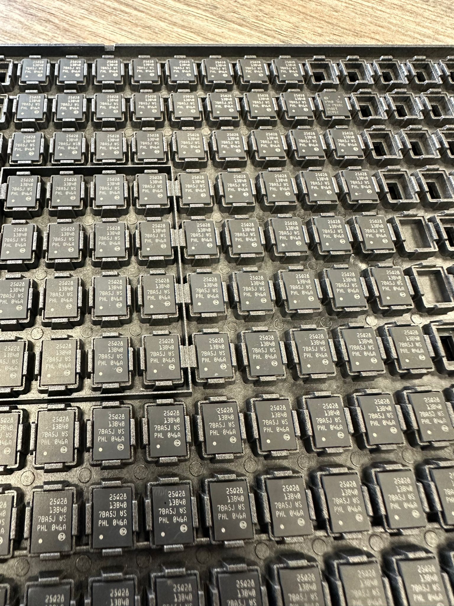 N25Q128A13BF840E Micron Technology - RLX Solutions